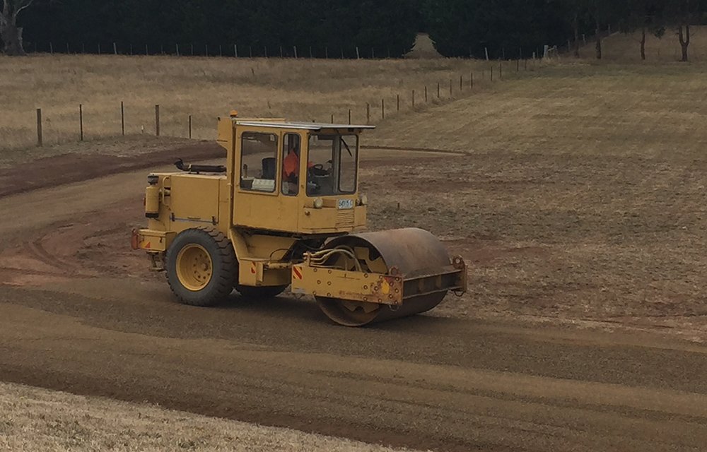 Driveway access road resurface repair grade Wallan kilmore lancefield ...